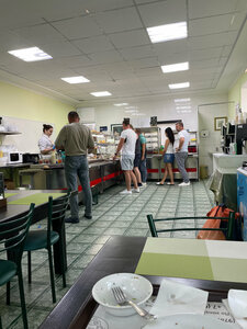 Зелёный свет (Узловая улица No:12, Симферополь), kafe  Simferopol'dan (Akmescit'ten)