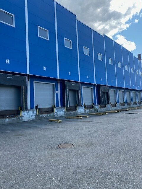 Jant ve lastikçiler Power International-tires, Saint‑Petersburg, foto