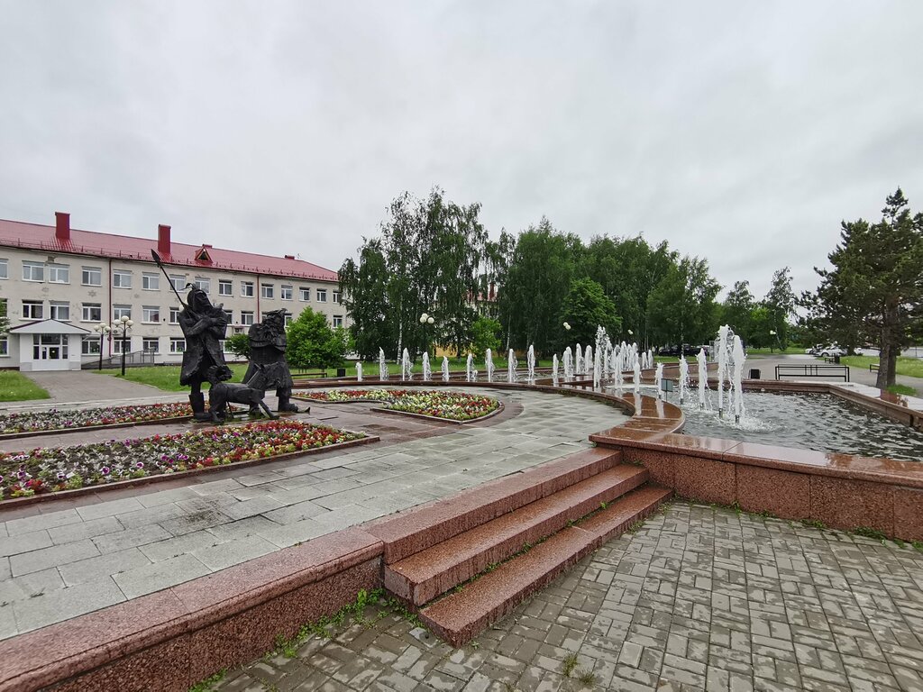 Park, sokak heykeli Робинзон Крузо и Пятница, Tobolsk, foto