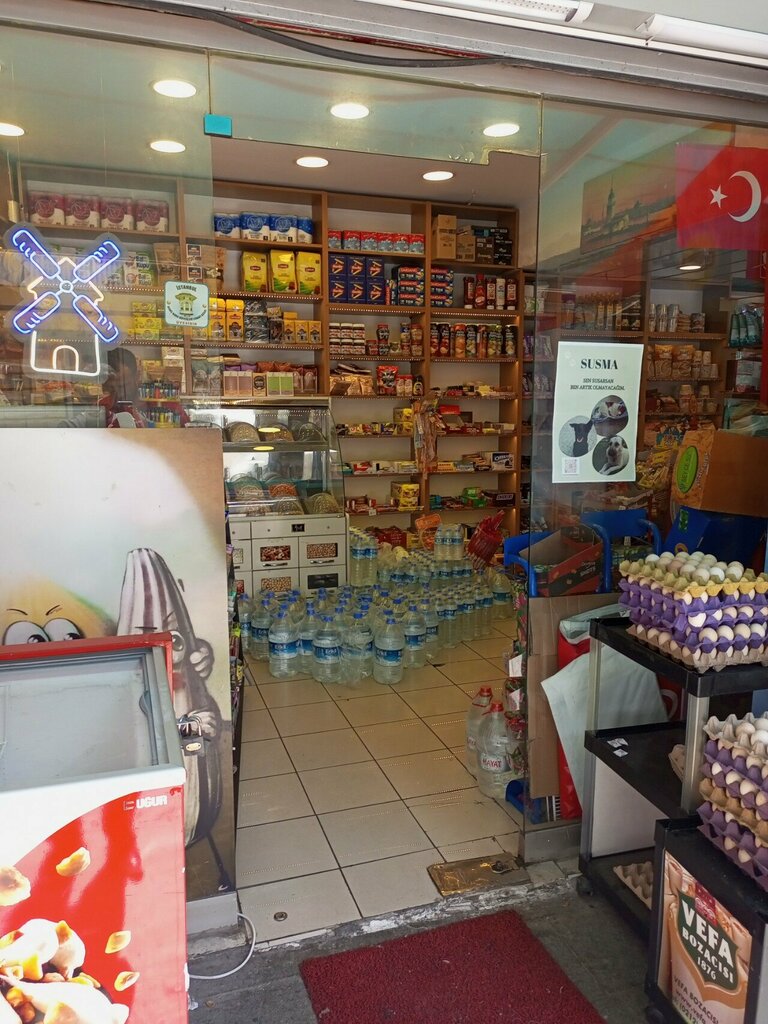 Kuruyemiş, atıştırmalık, kuru meyve Yeldeğirmeni Kuruyemiş, İstanbul, foto
