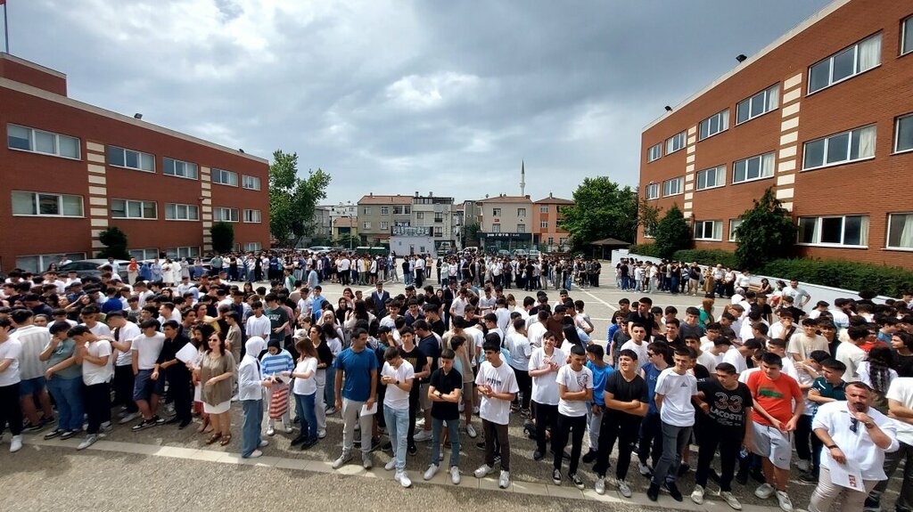 Lise Deniz Yıldızları Mesleki Ve Teknik Anadolu Lisesi, Darıca, foto