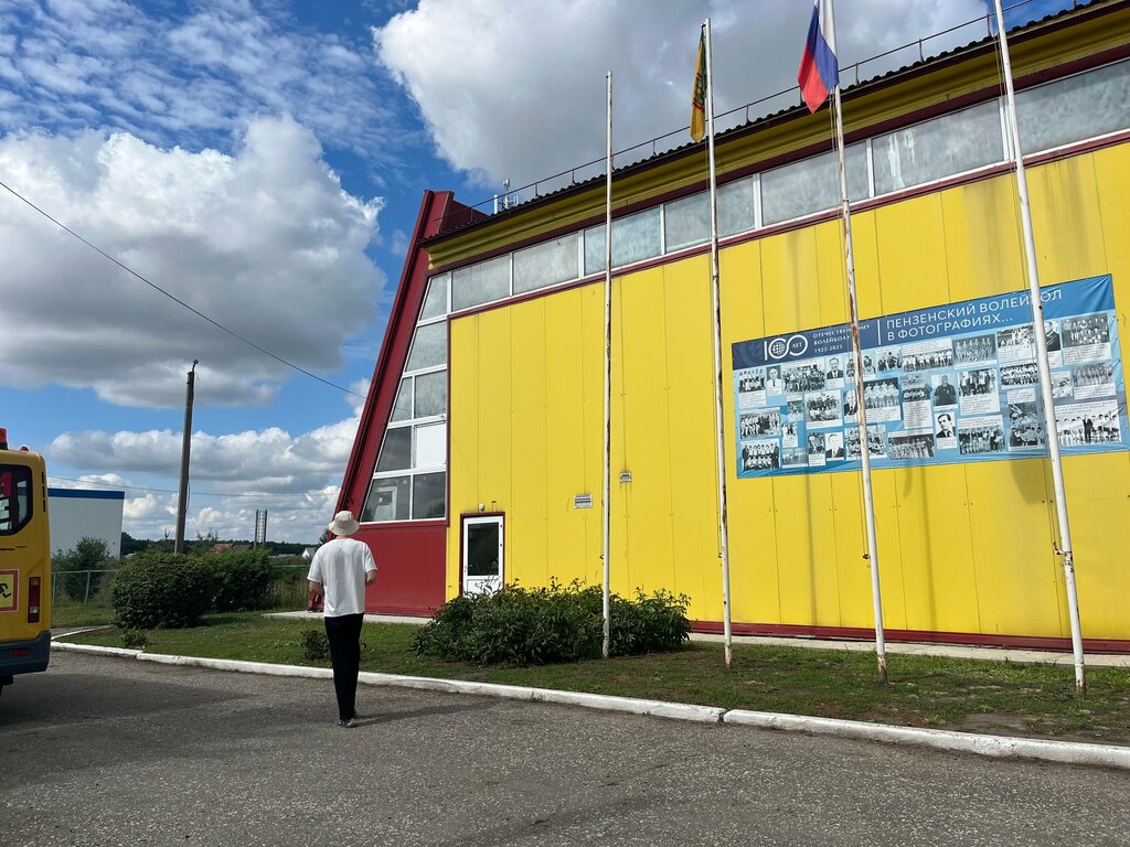 Çok amaçlı spor tesisleri Спорткомплекс, Penzenskaya oblastı, foto