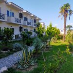 Higos Hotel (Primorskaya ulitsa No:40, selo Alakhadzy), otel  Gagra Bölgesi'nden