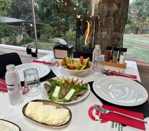 Zirve Et Sakarya (Sakarya, Serdivan, Beşevler Mah., Çiftlik Sok., 16), kafe  Serdivan'dan