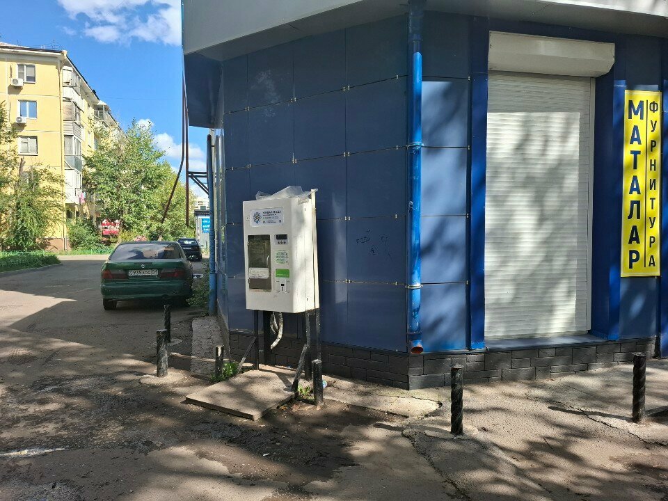 Su otomatı Zhivaia voda, Astana, foto