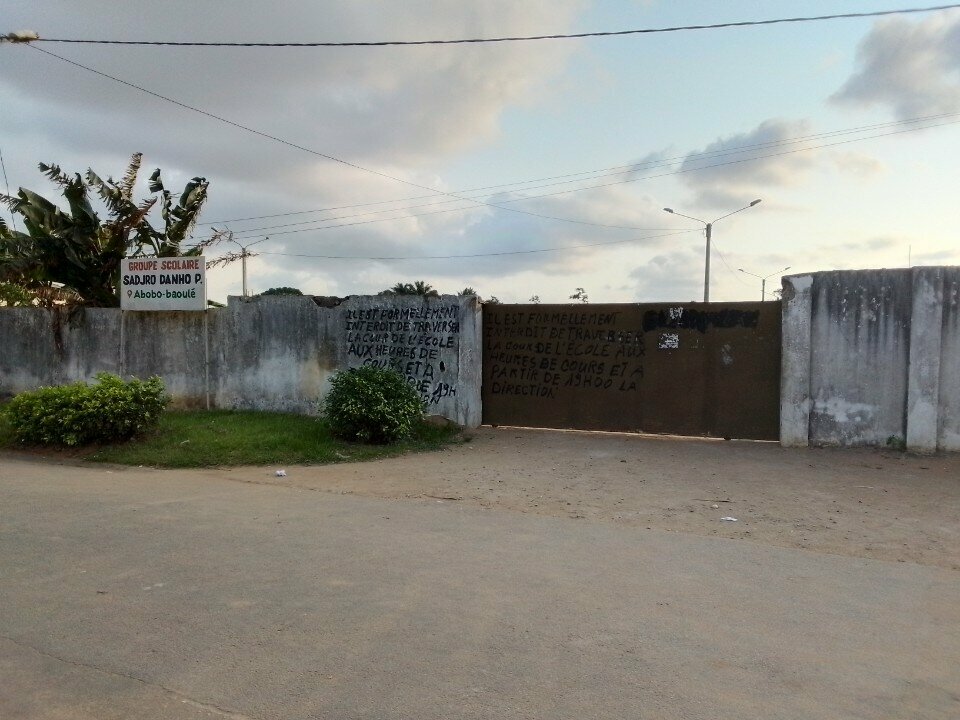 Ortaokul Sajro Danho Pierre School Group, Abican, foto