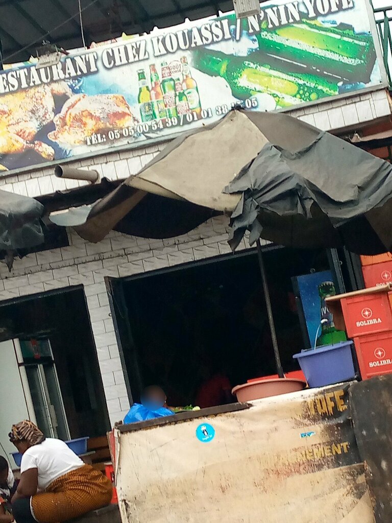 Kafe Restaurant Chez Kouassi N'nin Yofe, Abican, foto