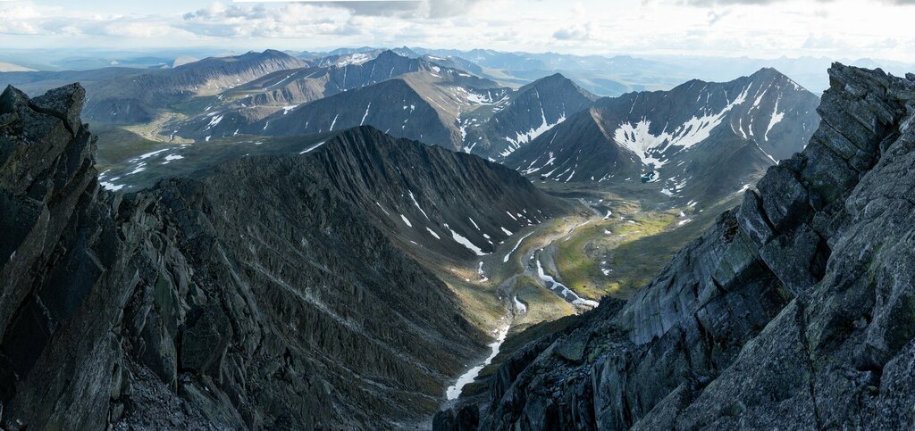 Dağ zirvesi Mount Narodnaya, Hantı‑Mansi Özerk Okrugu, foto