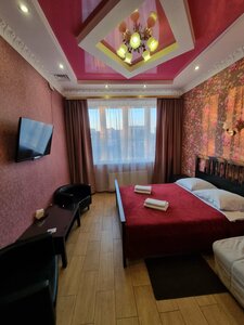 Korona (Tehnicheskaya Street No:14/2), otel  Yekaterinburg'dan