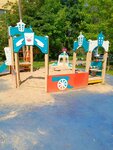 Playground (St. Petersburg, Pushkin, istoricheskiy rayon Sofiya), oyun alanı  Puşkin'den