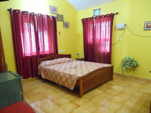 Jes Guest House (Goa, South Goa County, Salcete Taluk, Village of Majorda), otel  Goa'dan