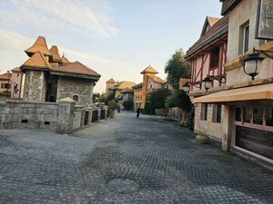 French Village (2, Riverland Street, Saih Shuaib 1, Alwajeha Albahriah, Dubai), turistik yerler  Dubai'den