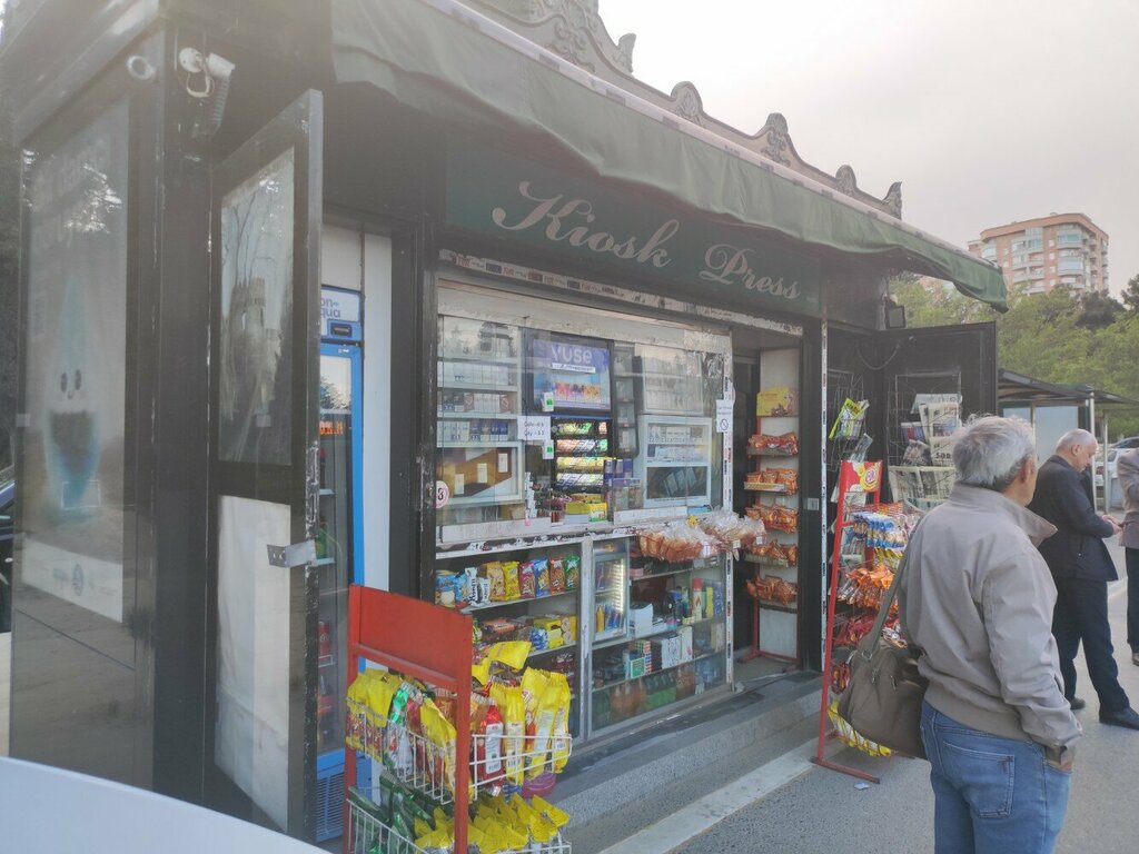 Gazete bayi Kiosk Press, Bakü, foto