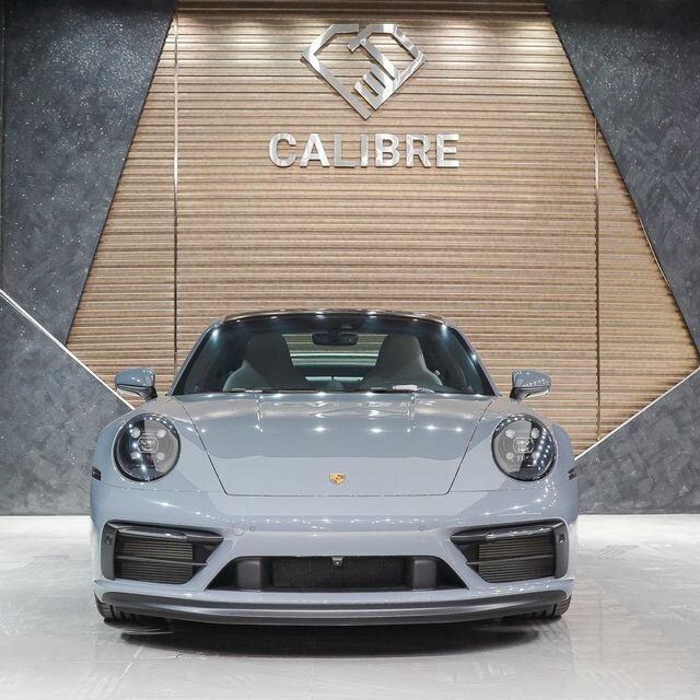 Otomobil satış galerileri Calibre Used Automobile, Dubai, foto