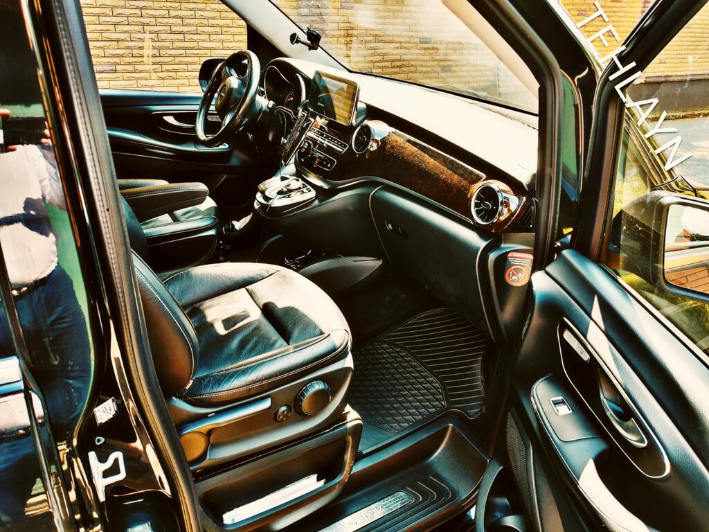 Şehiriçi yolcu taşımacılığı Мерин_Про: Заказ Бизнес Минивэна такси, Moskova, foto