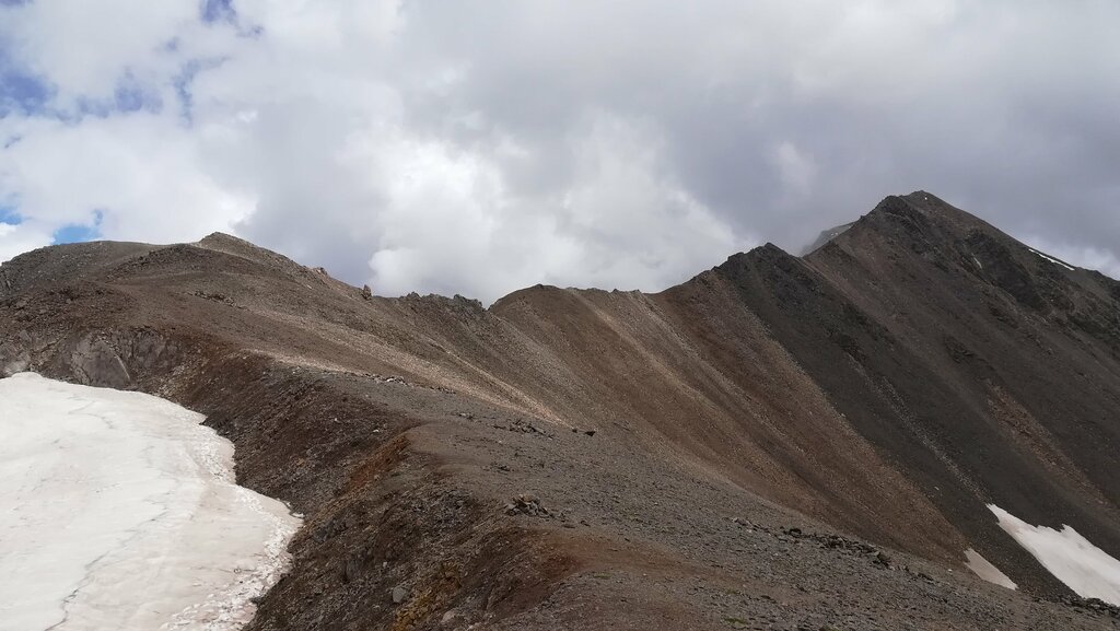 Dağ zirvesi Гора Чаткара 3898 метров, Kabardino‑Balkarya, foto