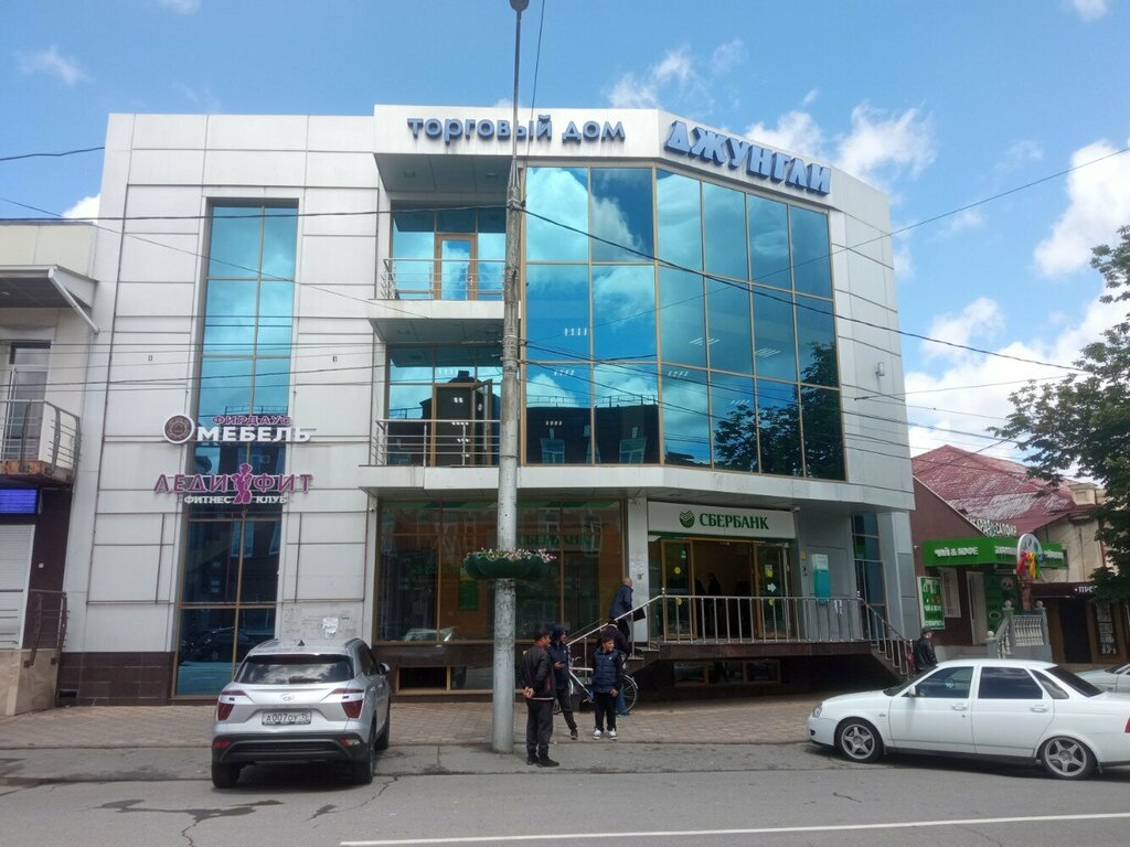 Alışveriş merkezleri Джунгли, Vladikavkaz, foto