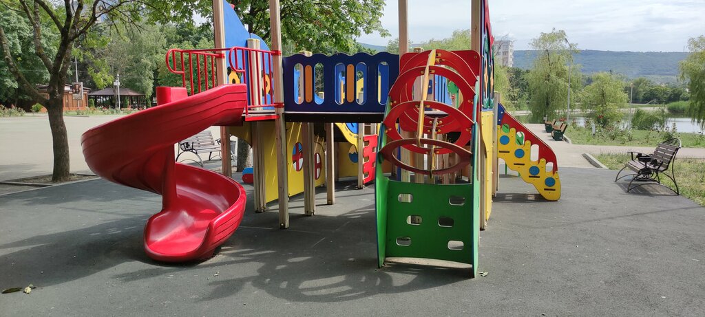 Oyun alanı Playground, Zheleznovodsk, foto