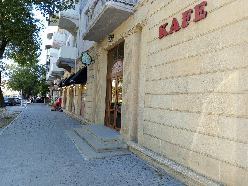 Kafe Kohne ana ve ushaq kafesi, Sumgayıt, foto