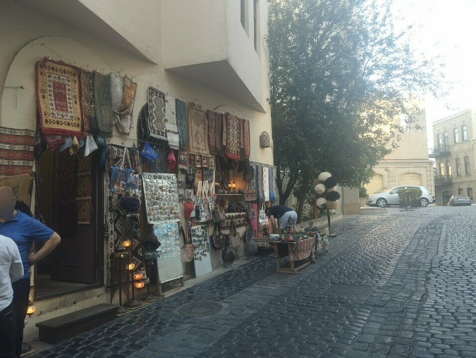 Hediyelik eşya mağazaları Suvenir, Bakü, foto