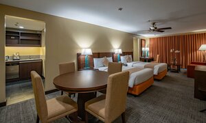 The Forest Lodge at Camp John Hay (Loakan Road), otel  Baguio'dan