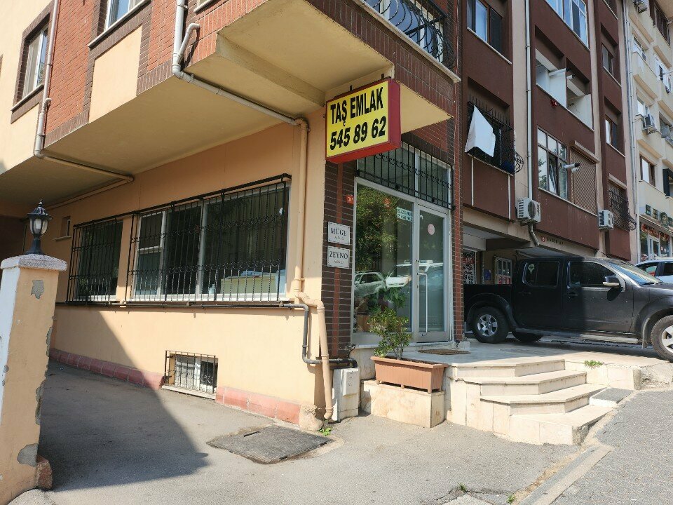 Emlak ofisi Taş Emlak Ofisi, İstanbul, foto