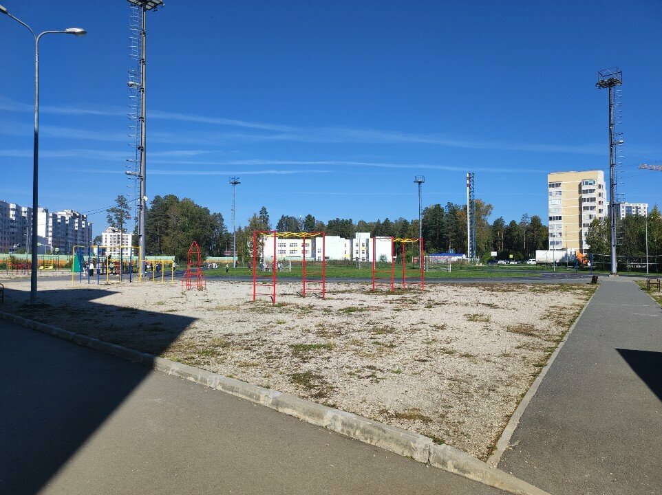 Stadyum Стадион МАОУ СОШ № 3, Verhniaya Pyşma, foto