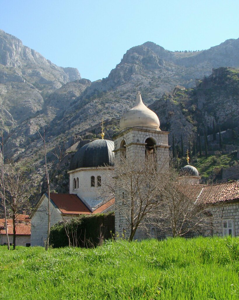 Ortodoks kiliseleri Tserkov V Chest Svyatitelya Nikolaya Chudotvortsa, Kotor, foto