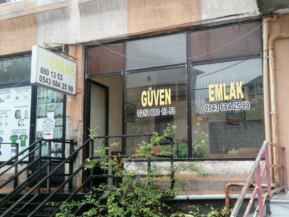 Emlak ofisi Güven Emlak, İstanbul, foto
