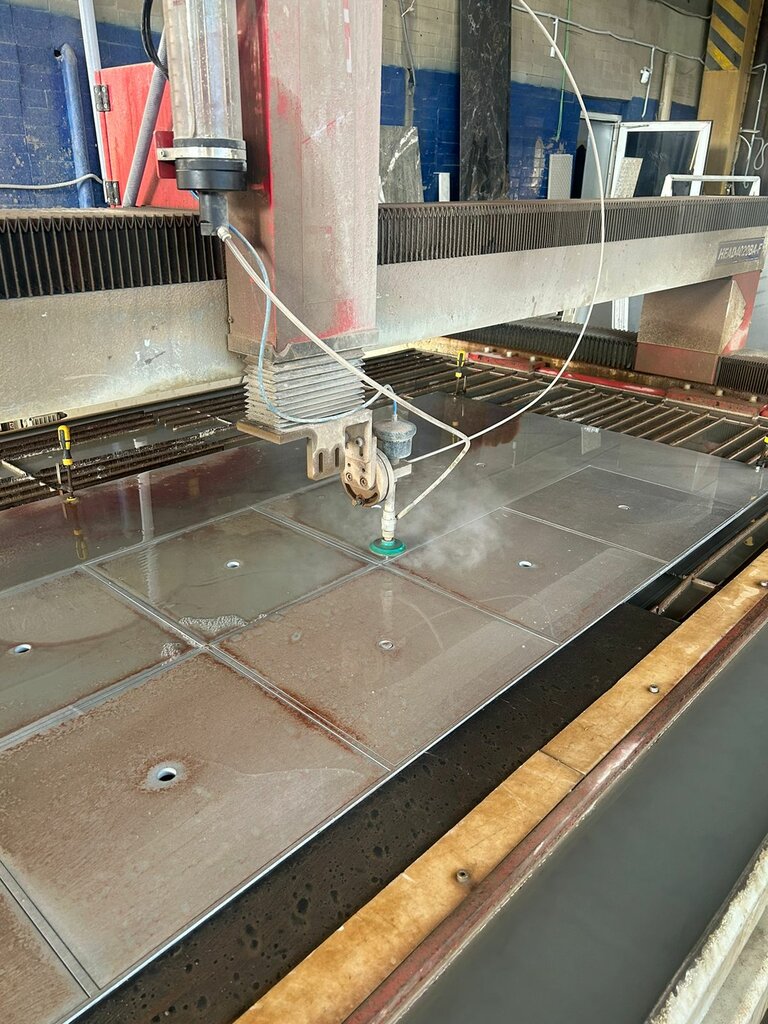 Su jeti ile kesme Римини, Izhevsk, foto