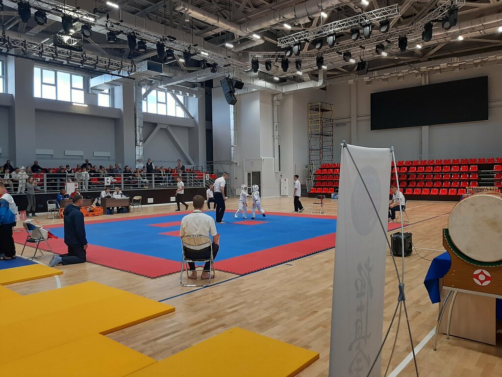 Çok amaçlı spor tesisleri Центр единоборств, Sakhalinsk, foto
