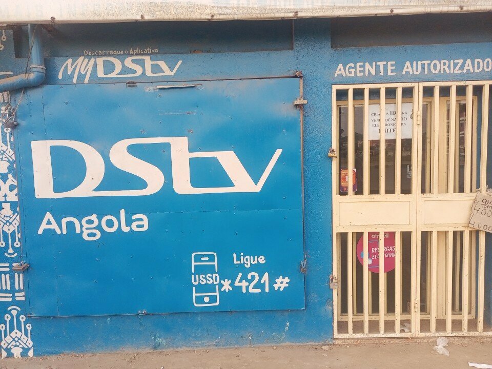 Cep telefonu ve aksesuarları satış mağazaları Agente autorizado da Dstv, Loanda, foto