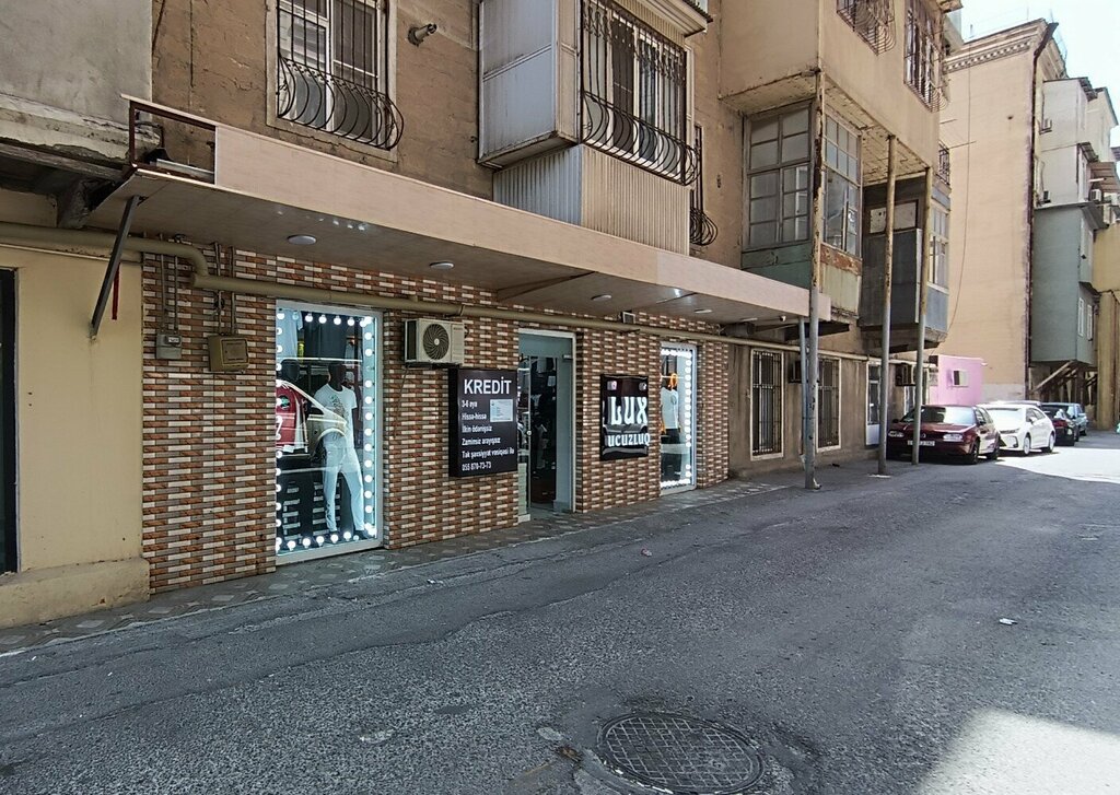Giyim mağazası Lux ucuzluq, Bakü, foto