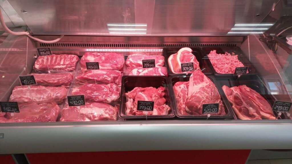 Kasap, şarküteri Ishimskiy, Tümen (Tiumenskaya) oblastı, foto