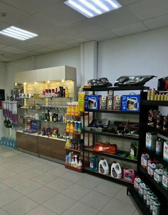 Otomobil yedek parçaları Авто stock, Tiumen, foto