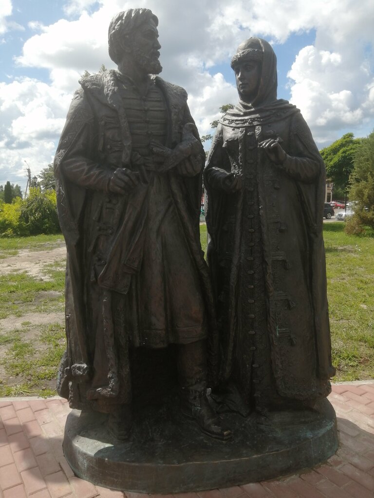 Anıt, heykel Пётр и Феврония, Klintsy, foto