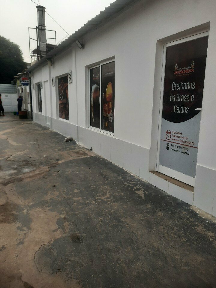 Kanatlı hayvan ürünleri ve yumurta Take-Away, Loanda, foto