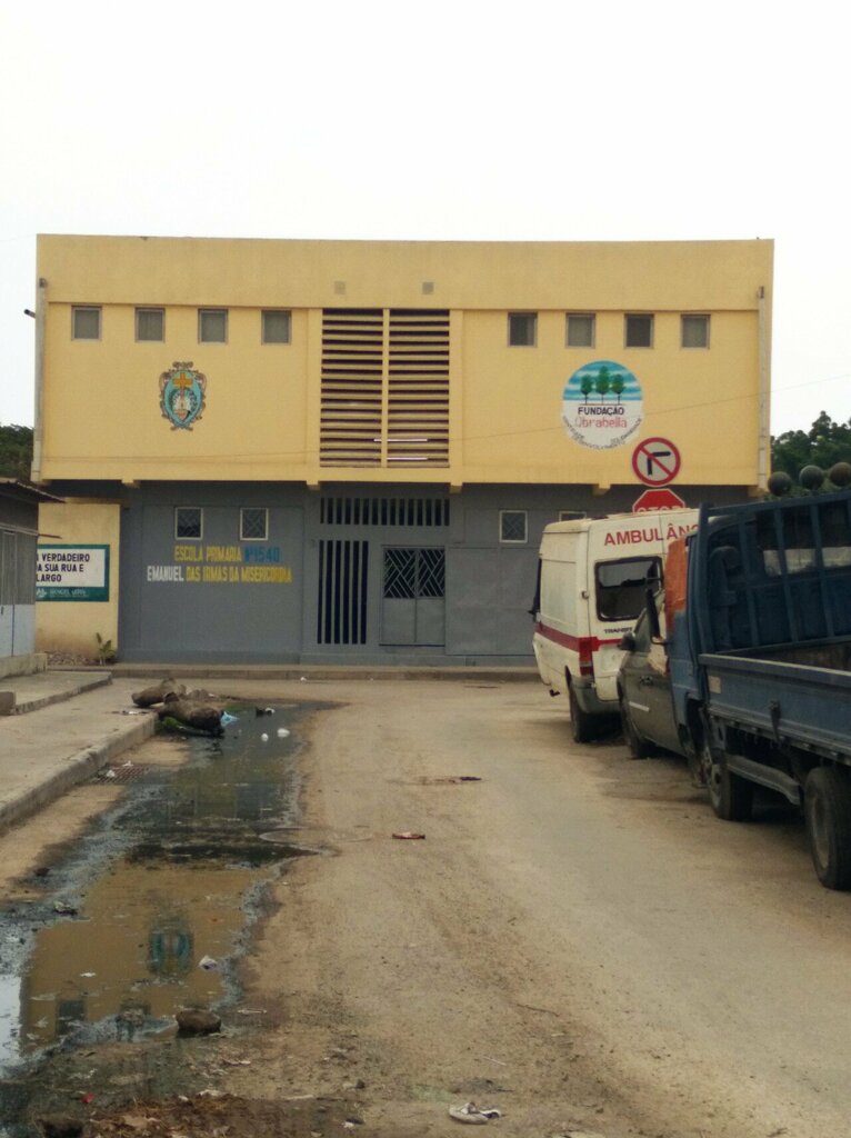 i̇lkokul Escola primária, Loanda, foto