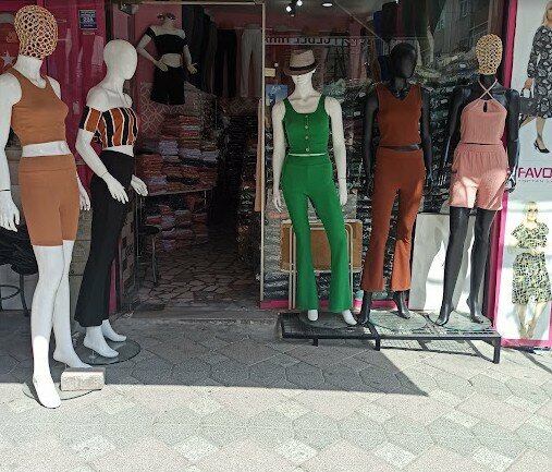 Giyim mağazası Favori Elbise, İstanbul, foto