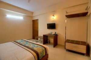 Atithi Suites - An Ahg Hotel (Northern Railway, Jalandhar DAV College Station), otel