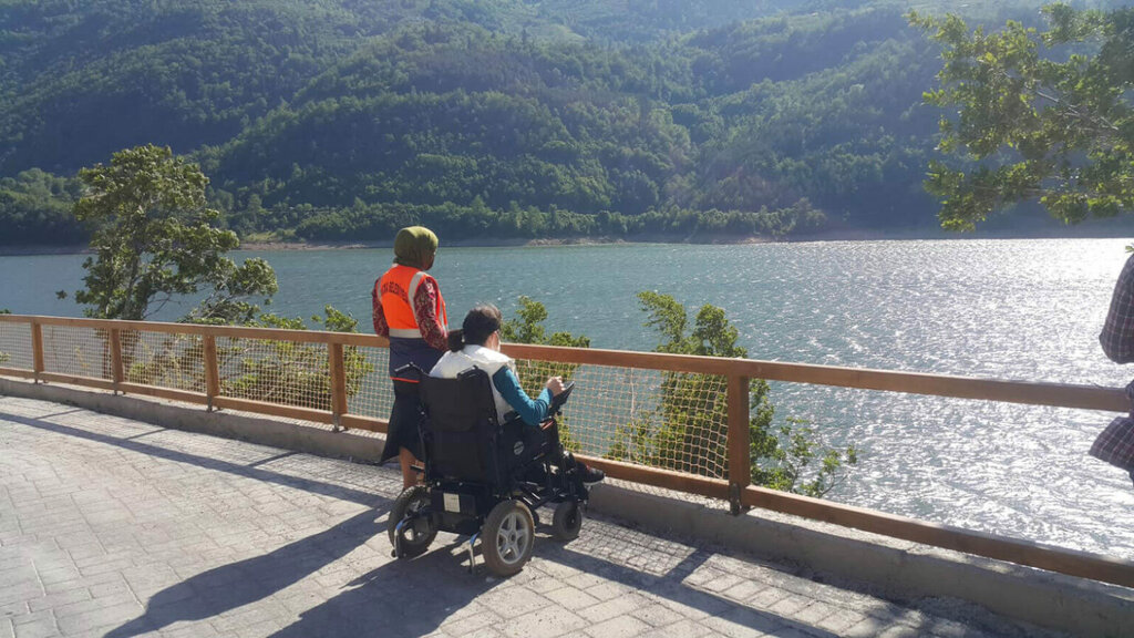 Belediyeler, devlet daireleri Borçka Belediyesi, Borçka, foto