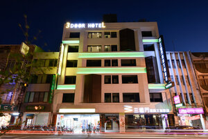 3 Door Hotel (Taiwan, West Coast line, Tainan Station), otel  Tainan'dan