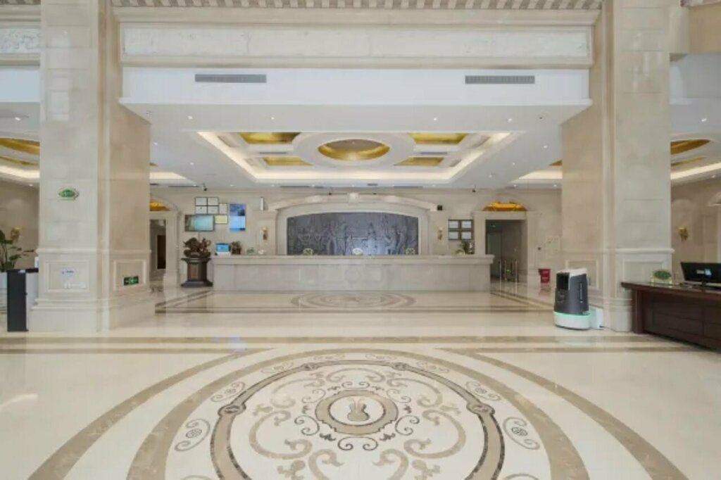 Otel Vienna International Hotel Xinyang Yangshan New District Branch, Xinyang, foto