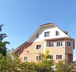 Усадьба Берег (Naberezhnaya ulitsa No:19, selo Chemal), otel  Altay Cumhuriyeti'nden