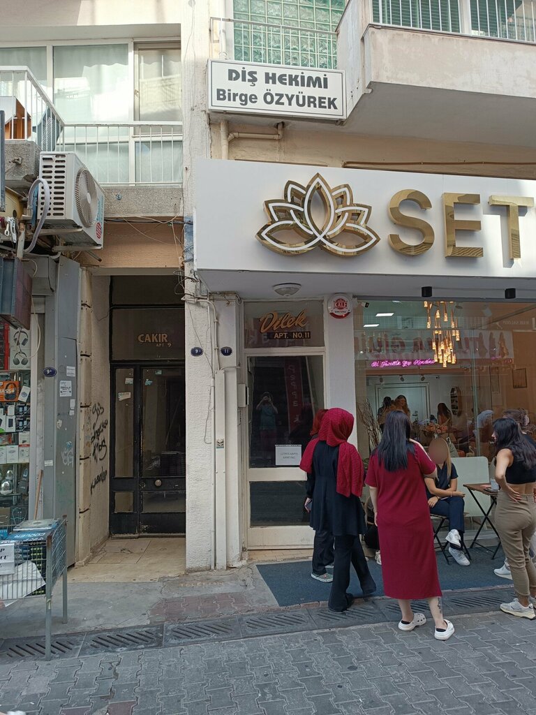 Özel ağız ve diş sağlığı klinikleri ve muayenehaneleri Diş Hekimligi Bilge Özyürek, İzmir, foto