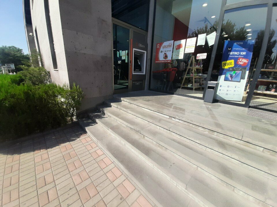 ATM'ler АйДи банк, Erivan, foto