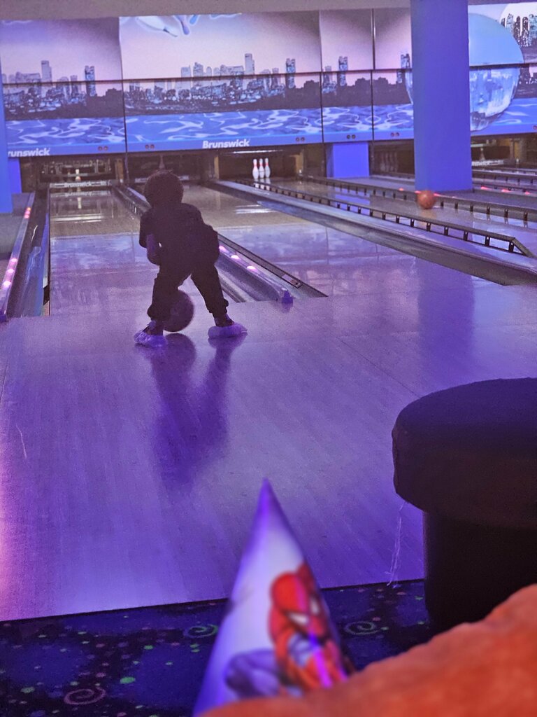Bowling salonları Боулинг-клуб, Nalchik, foto
