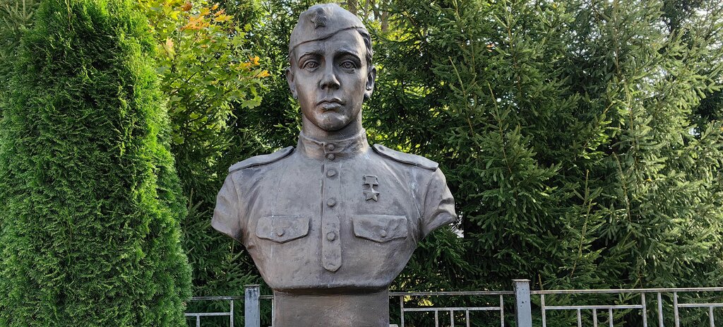 Ünlü kişilerin mezarları Герой Советского Союза, рядовой Соловьёв Валилий Иванович, Duhovşçina, foto