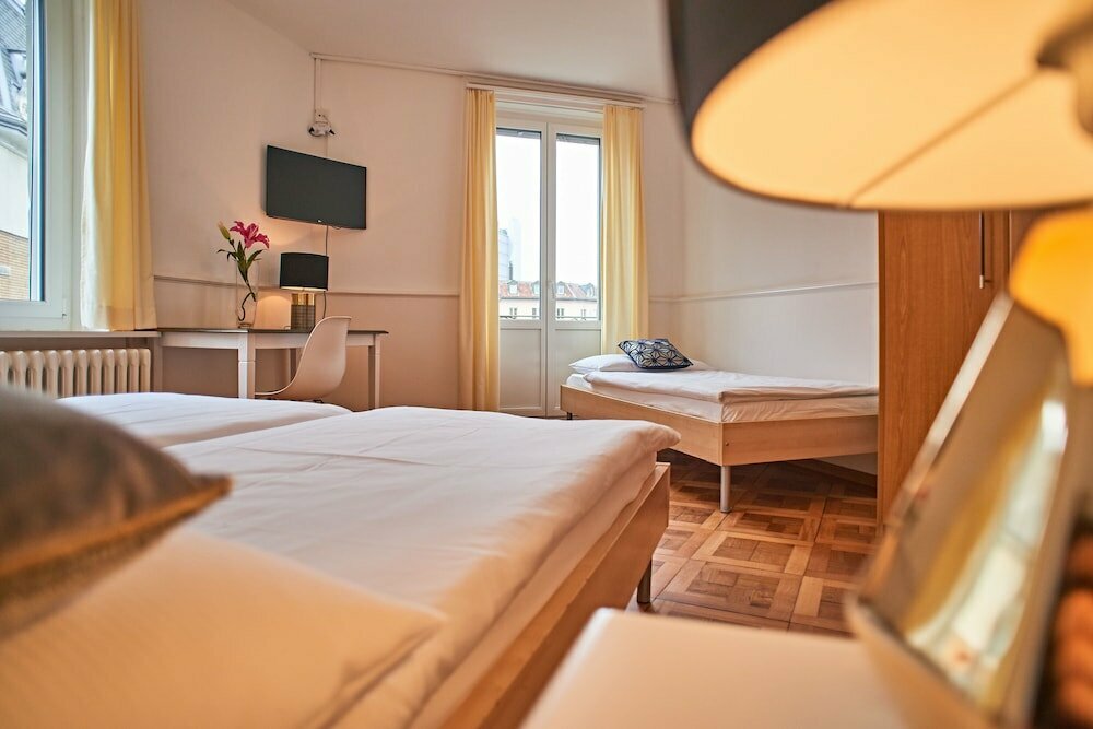 Otel Saint Georges Hotel, Tsurikh, foto