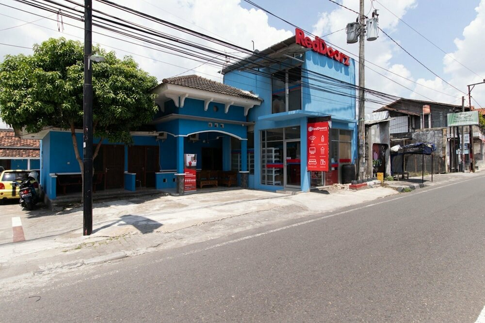 Otel RedDoorz @ Raya Janti Yogyakarta, Dünya, foto